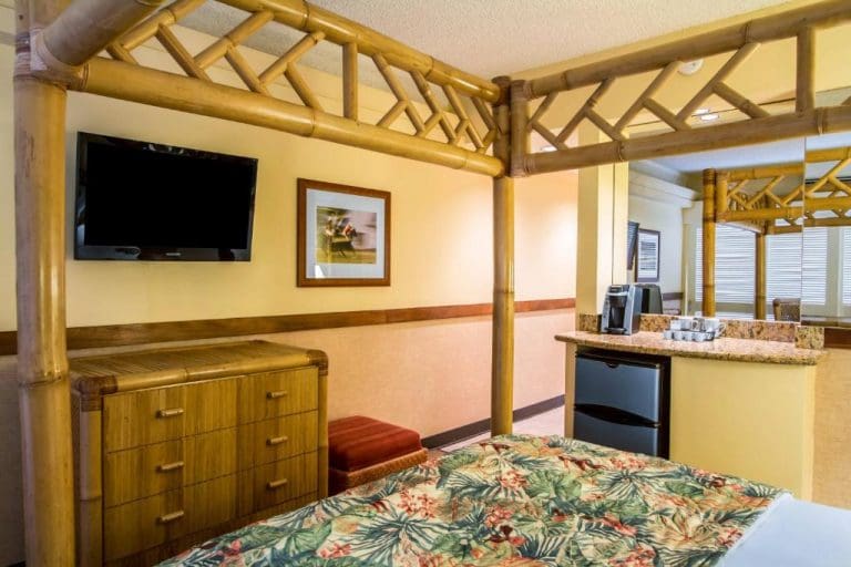 Authentic Hawaiian Boutique Rooms in Waikiki | The Equus