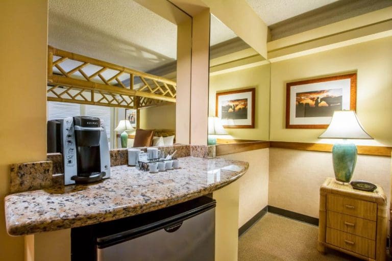 Authentic Hawaiian Boutique Rooms in Waikiki | The Equus